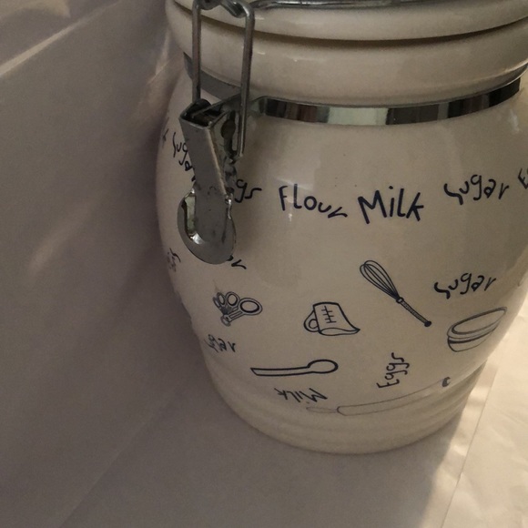 Kitchen | Vintage Container Ceramic With Locking Lid Large Rubber Seal ...